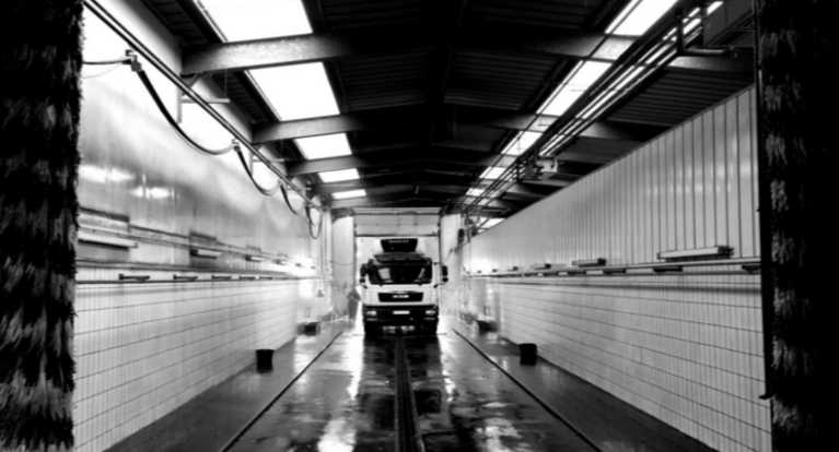 Clean&Green - Ihre LKW, Transporter & Wohnmobil Waschstraße in Hamburg